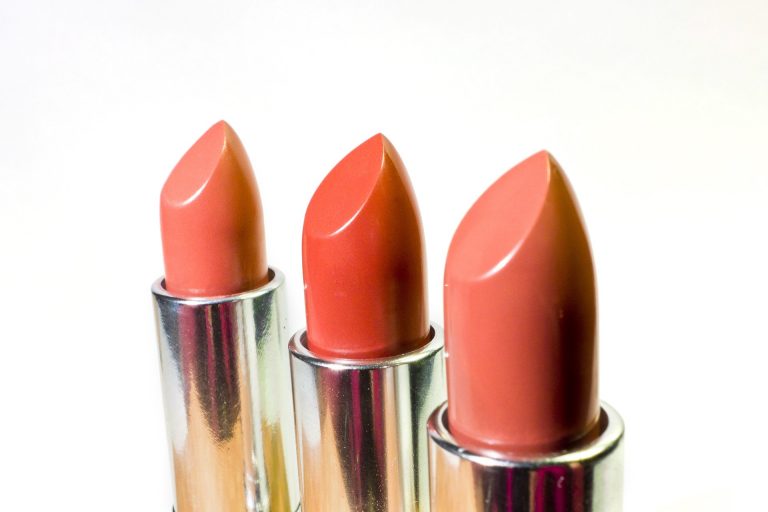 7 Types Of Lipstick & Tips On How To Apply - Join Avon